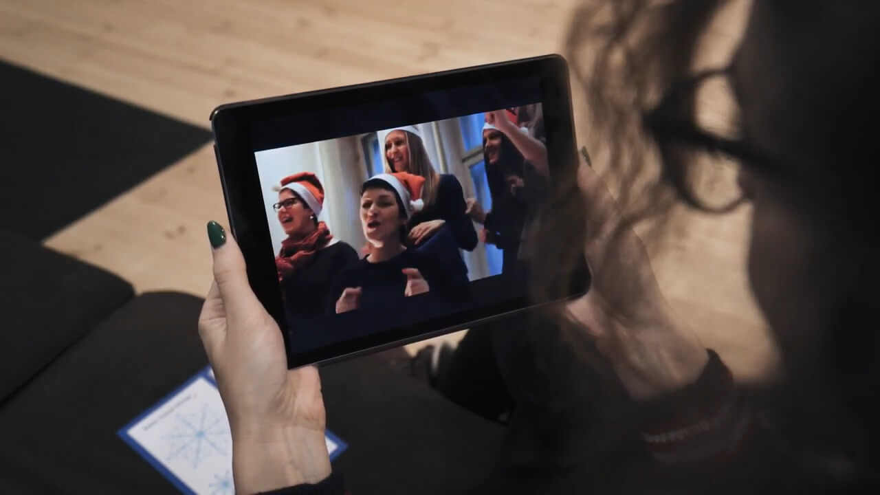 Augmented Reality Is Bringing Christmas Cards To Life | ARPost